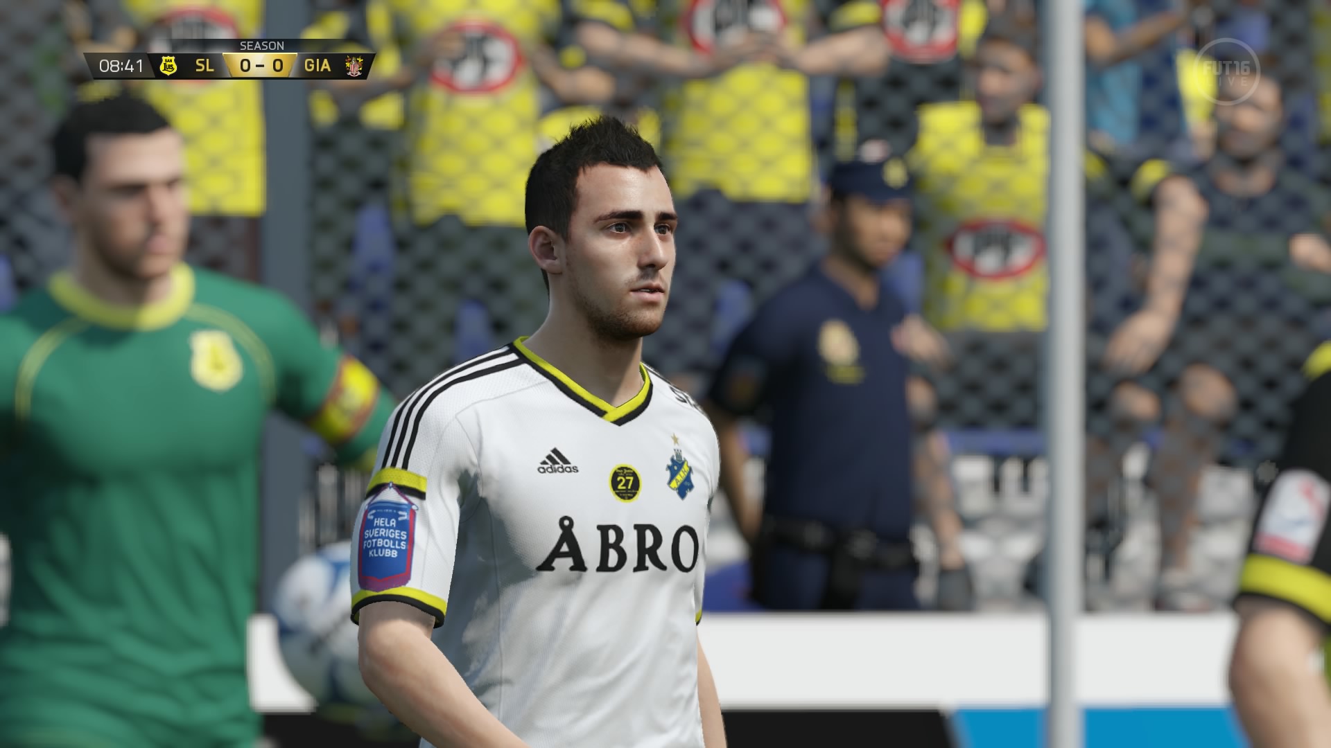 Review: FIFA 16’s formulaic football is outmatched by this year’s PES ...