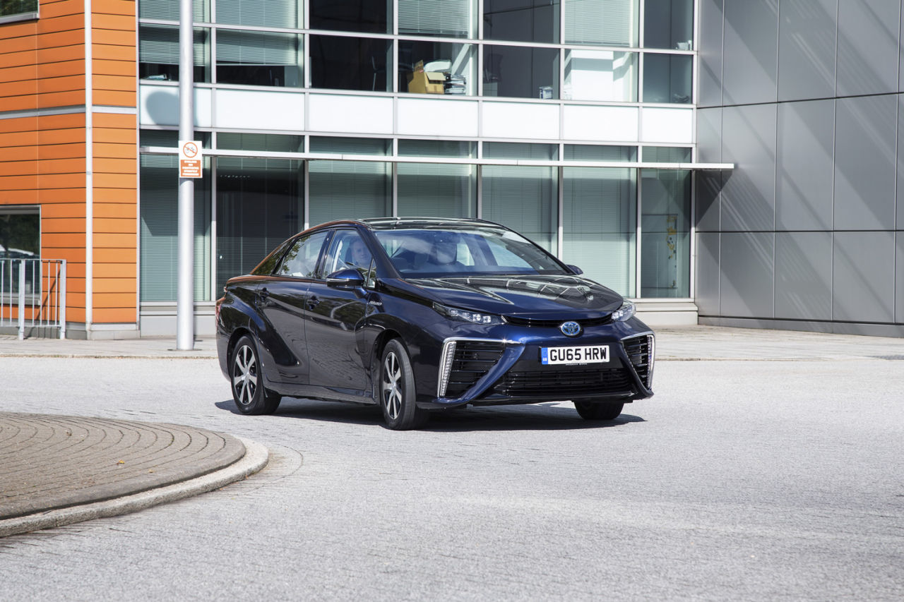 Toyota Mirai review: A futuristic, super-smooth hydrogen fuel cell car ...