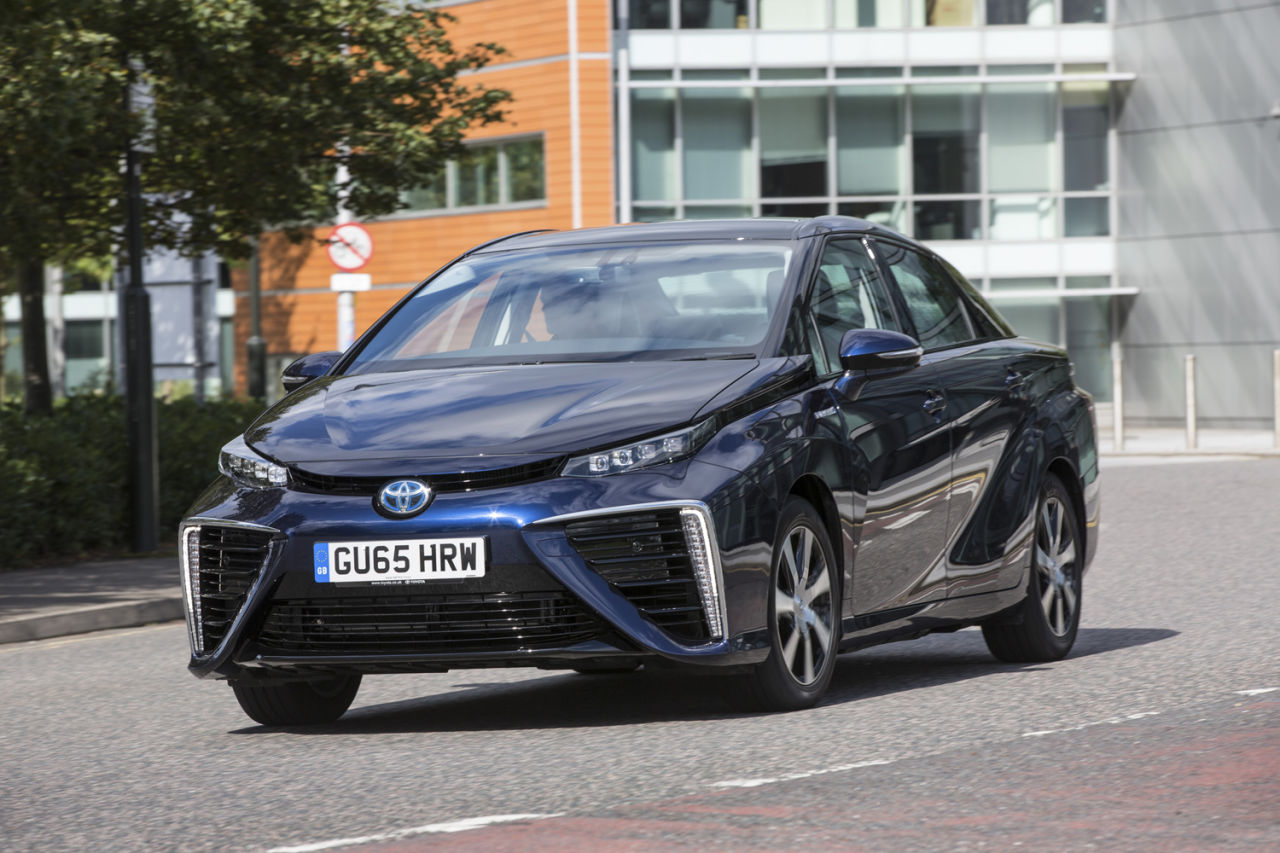 Toyota Mirai review: A futuristic, super-smooth hydrogen fuel cell car ...