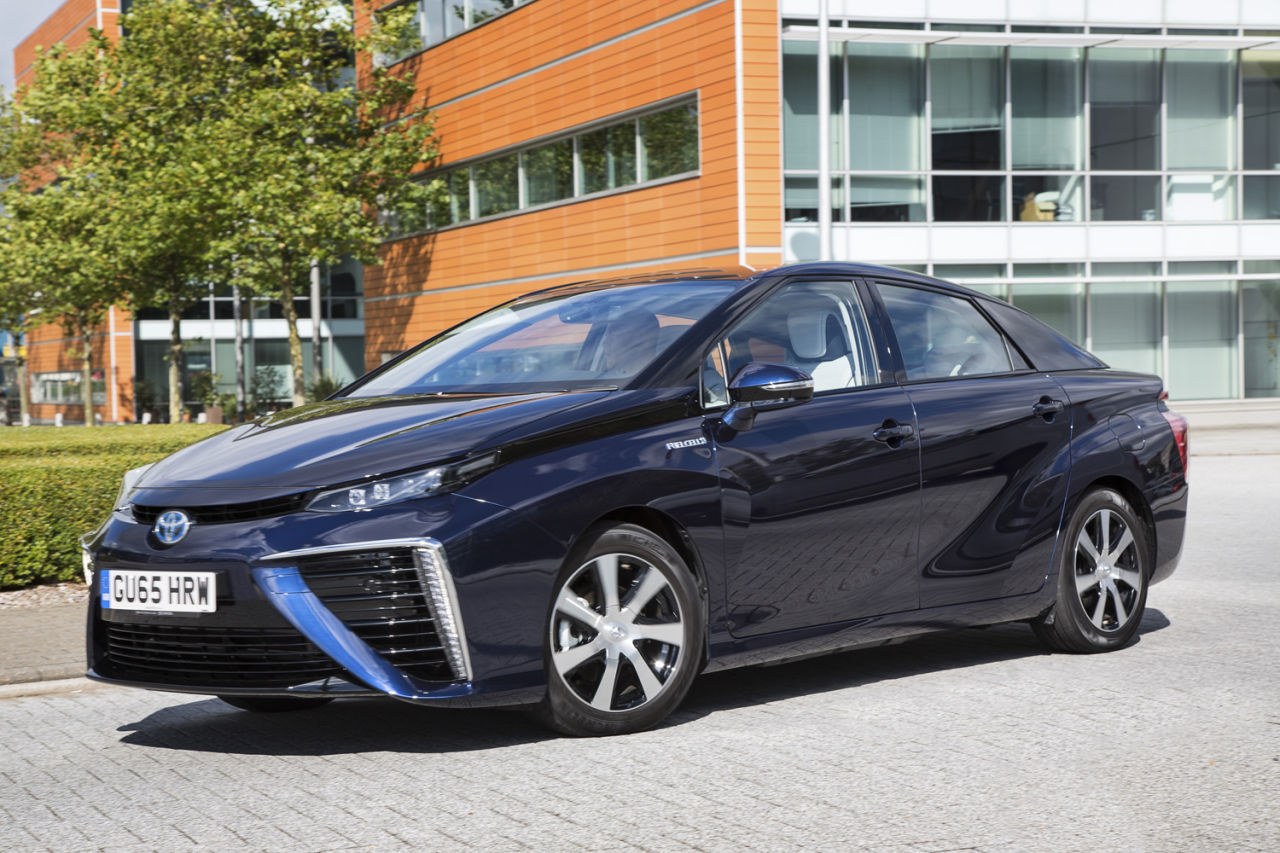 Toyota Mirai review: A futuristic, super-smooth hydrogen fuel cell car ...