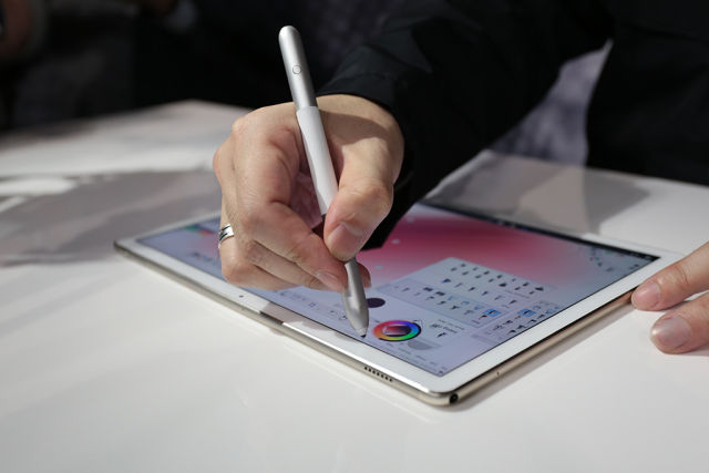 Huawei MateBook hands-on: The iPad Pro and Surface just got served ...