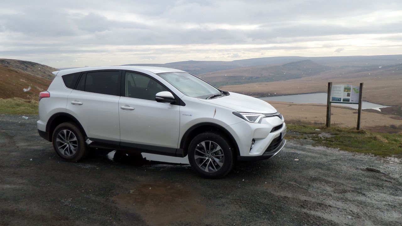 Toyota RAV4 review: Disappointing economy, stodgy handling, and ...