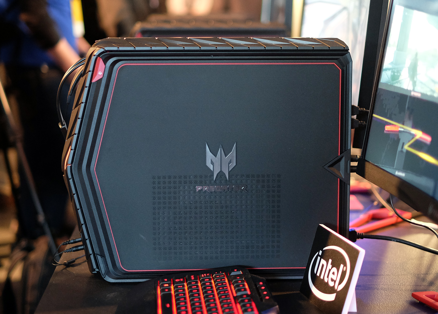 Acer Predator G1 crams an Nvidia Titan X into a briefcase-size PC - Ars ...