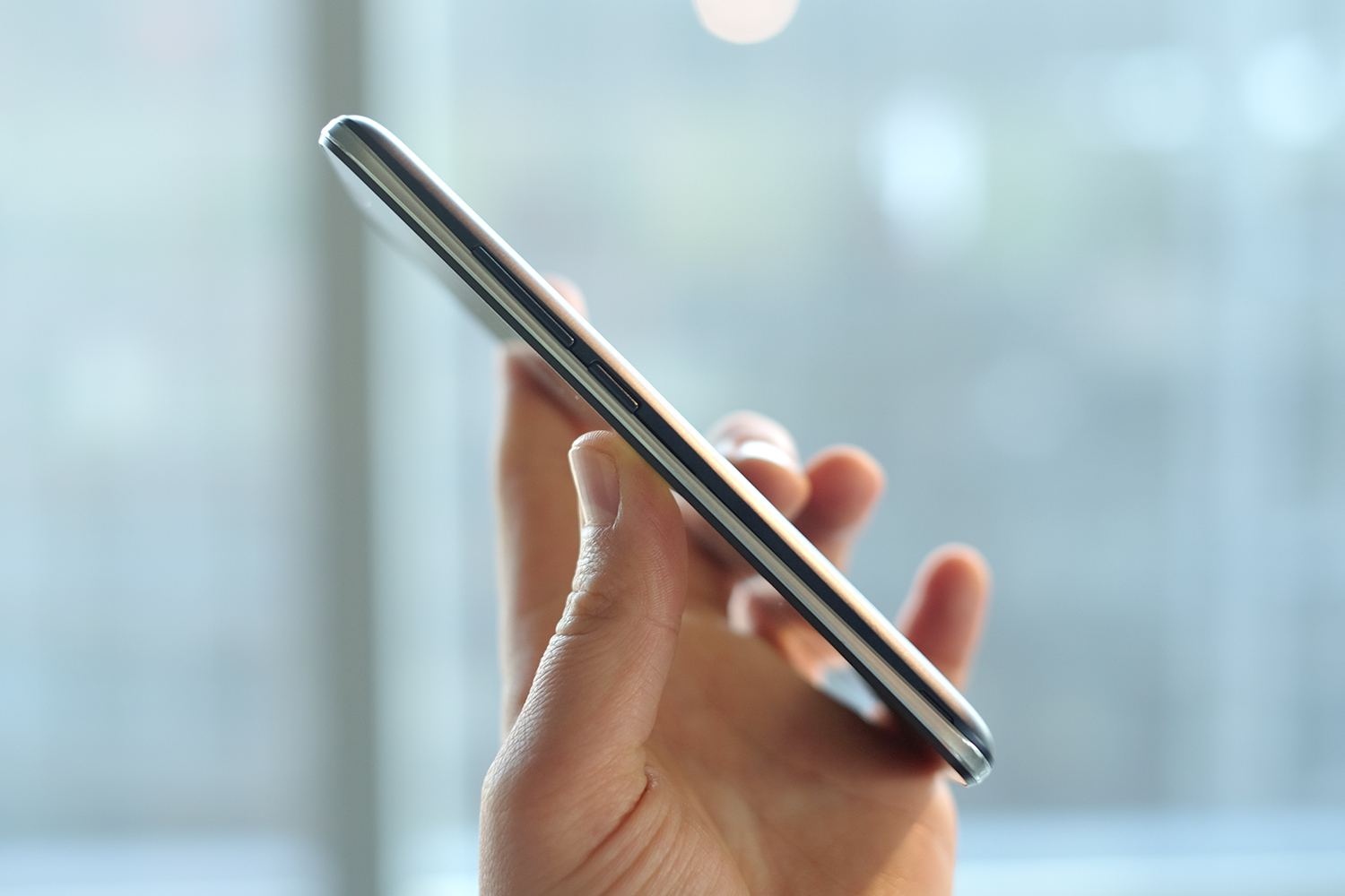 Is this the longest-lasting phone of the year? - Ars Technica