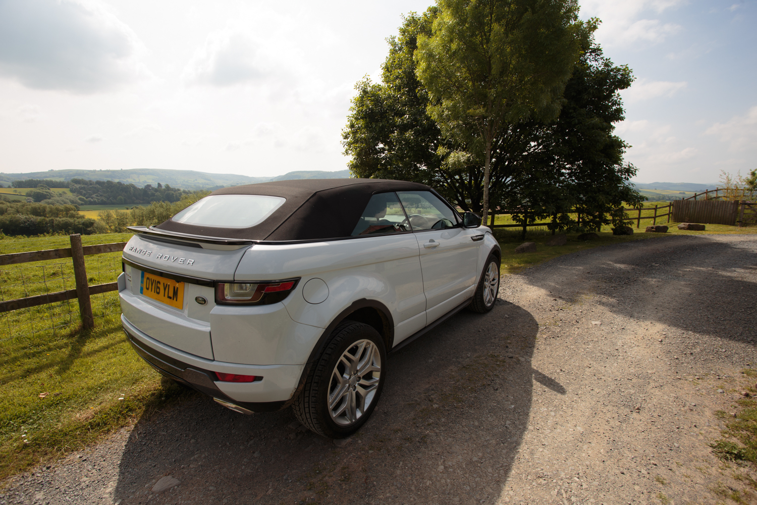 Range Rover’s Evoque Convertible makes top-down, luxury off-roading ...