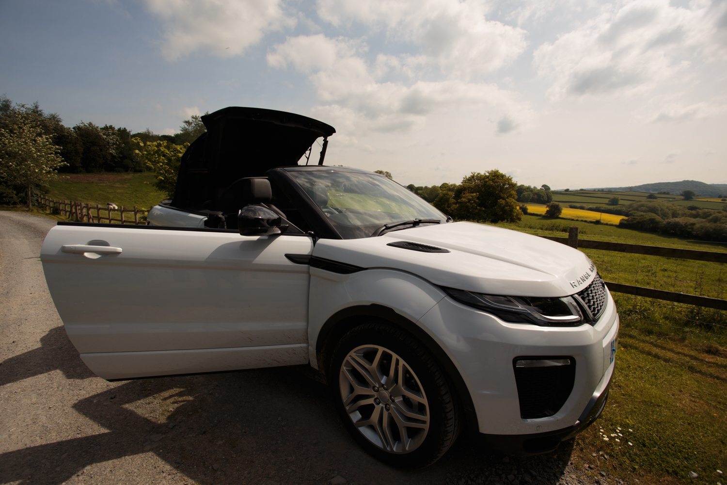 Range Rover’s Evoque Convertible makes top-down, luxury off-roading ...
