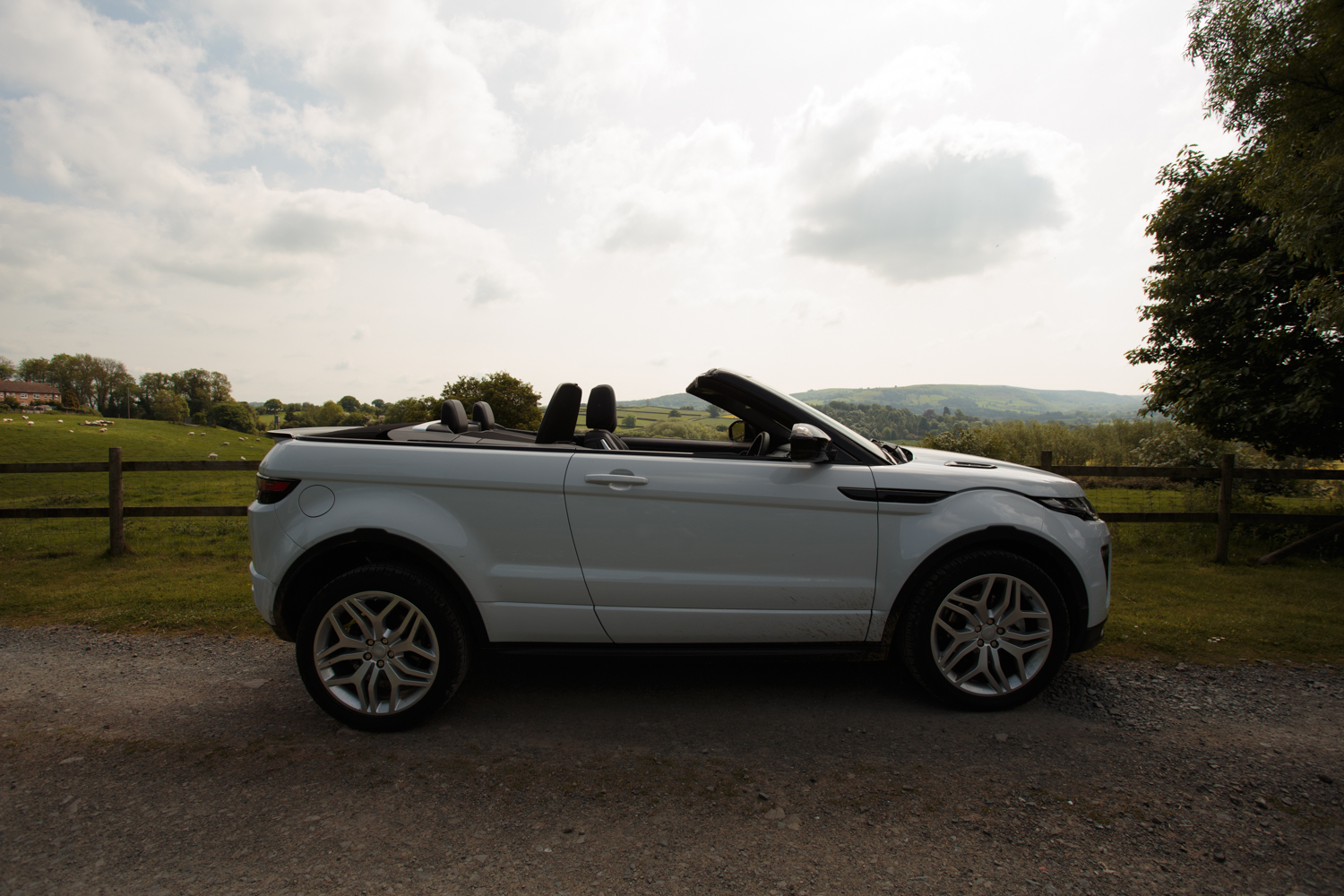 Range Rover’s Evoque Convertible makes top-down, luxury off-roading ...
