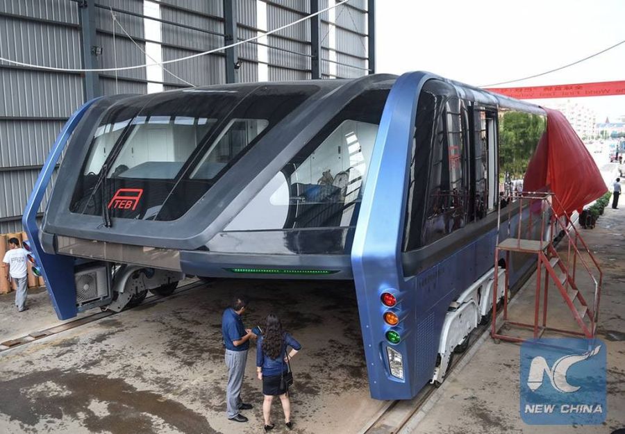 China has built a crazy elevated bus that straddles traffic - Ars Technica
