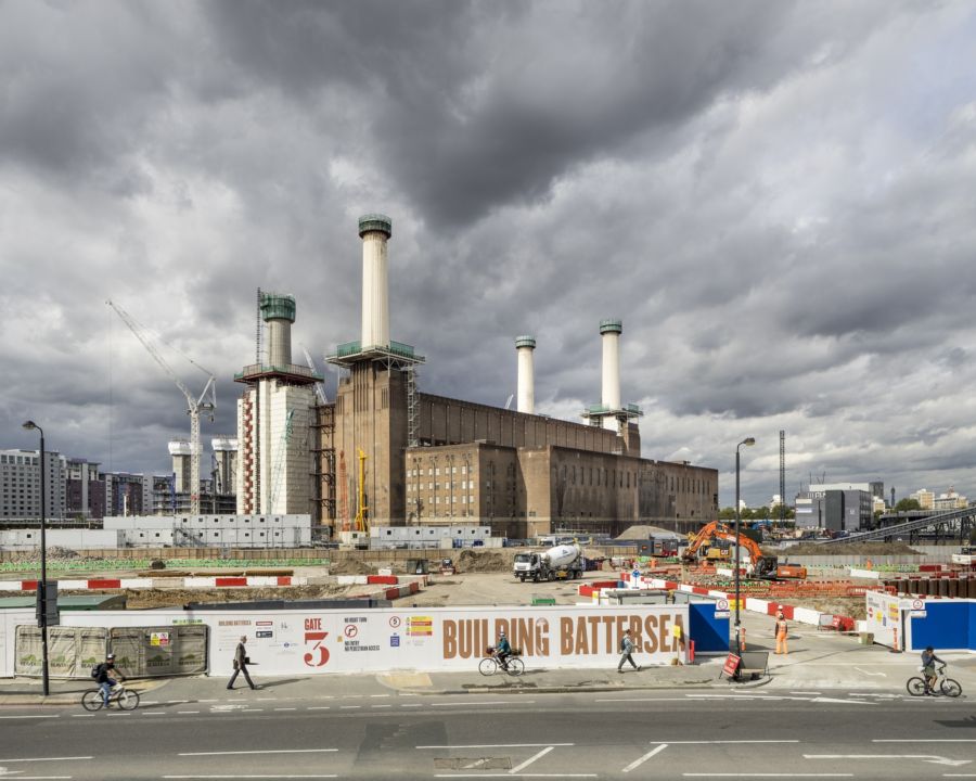 Apple’s new UK HQ will be in London’s iconic Battersea Power Station ...