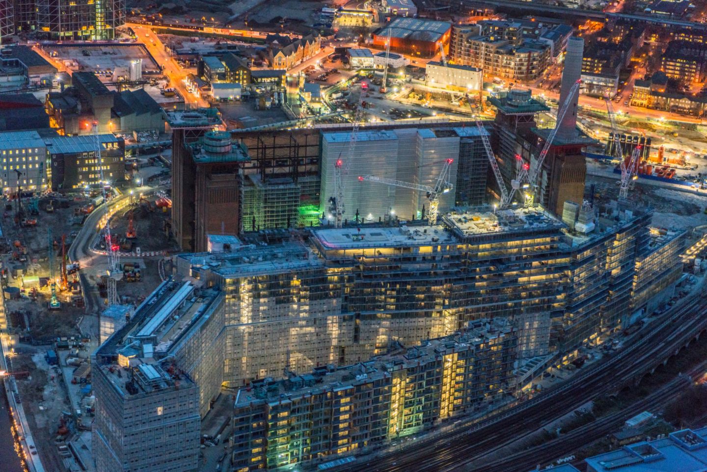 Apple’s new UK HQ will be in London’s iconic Battersea Power Station ...