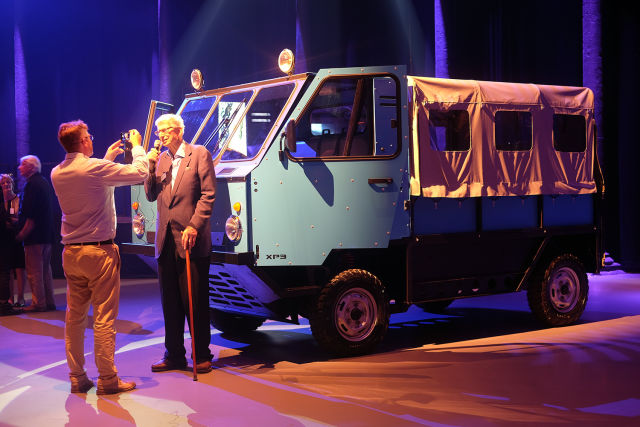 Ox: The flat-pack off-road truck which could revolutionize African ...