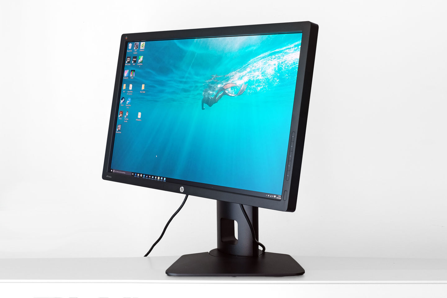 HP DreamColor Z27x review: A serious top-end monitor, but no good for ...