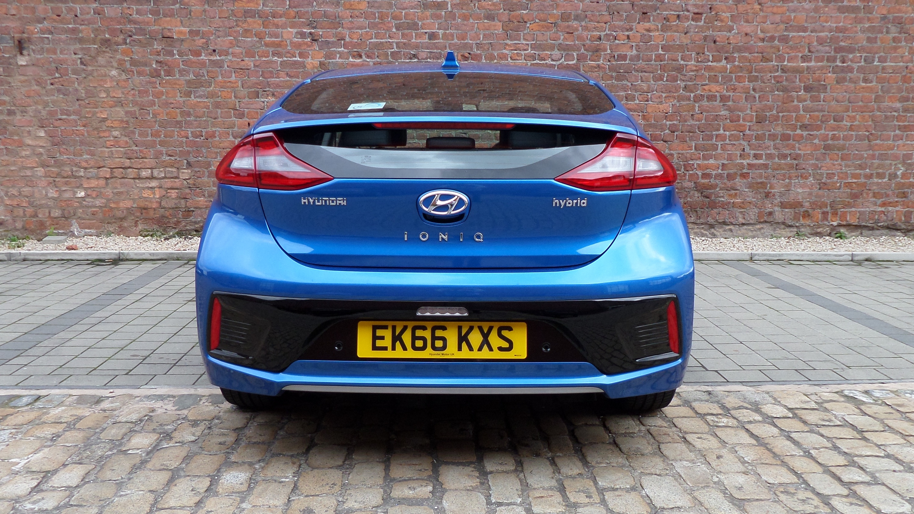 Hyundai Ioniq and Kia Niro review: Korean tanks parked on Japan’s lawn ...