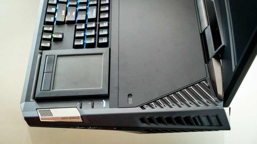 Acer Predator 21X: Hands on with a curved 21”, dual-GTX 1080 “laptop ...