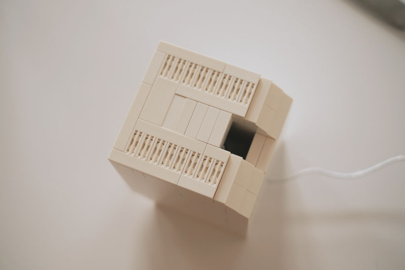 I built a mini LEGO Macintosh Classic with e‑ink display - Ars Technica