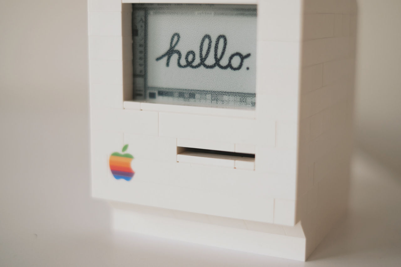 I built a mini LEGO Macintosh Classic with e‑ink display - Ars Technica