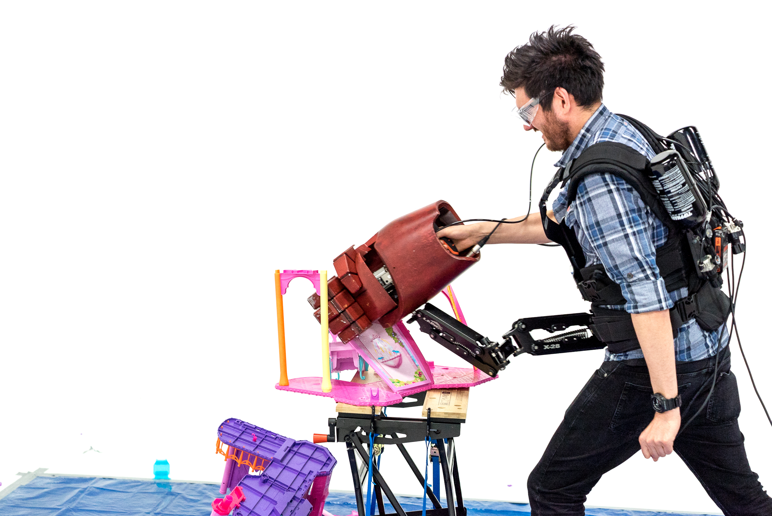 Sega built a real Warhammer 40K Power Fist, then let me smash things ...